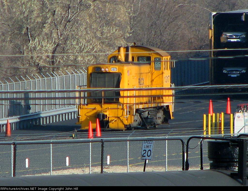 091121013 RLCX 1317 at BNSF Daytons Bluff Yard